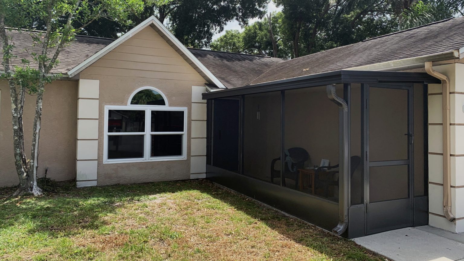 Black Screen Room Addition | Haggetts AluminumHaggetts Aluminum