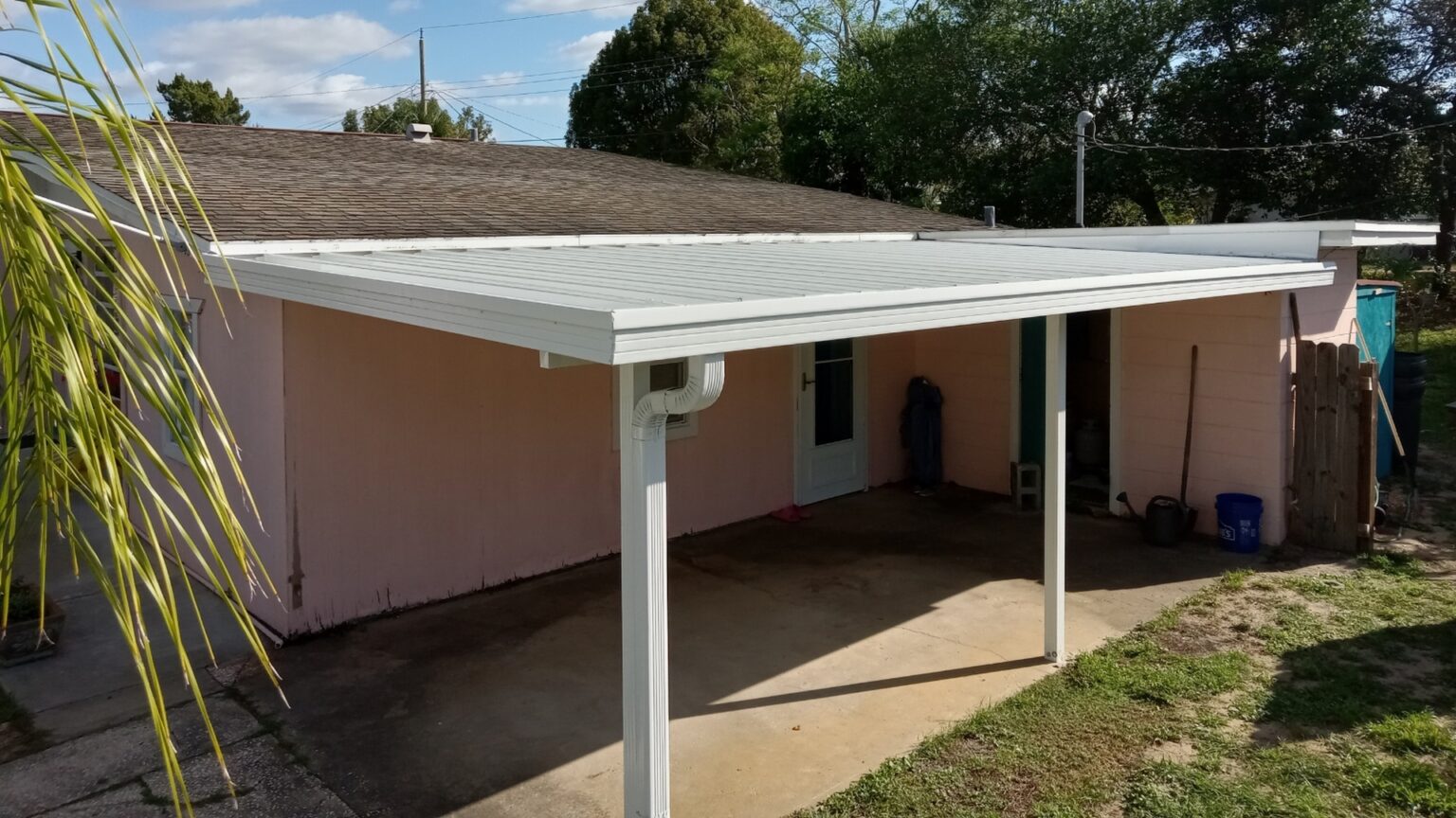 Custom Screenroom and Carport | Haggetts Aluminum