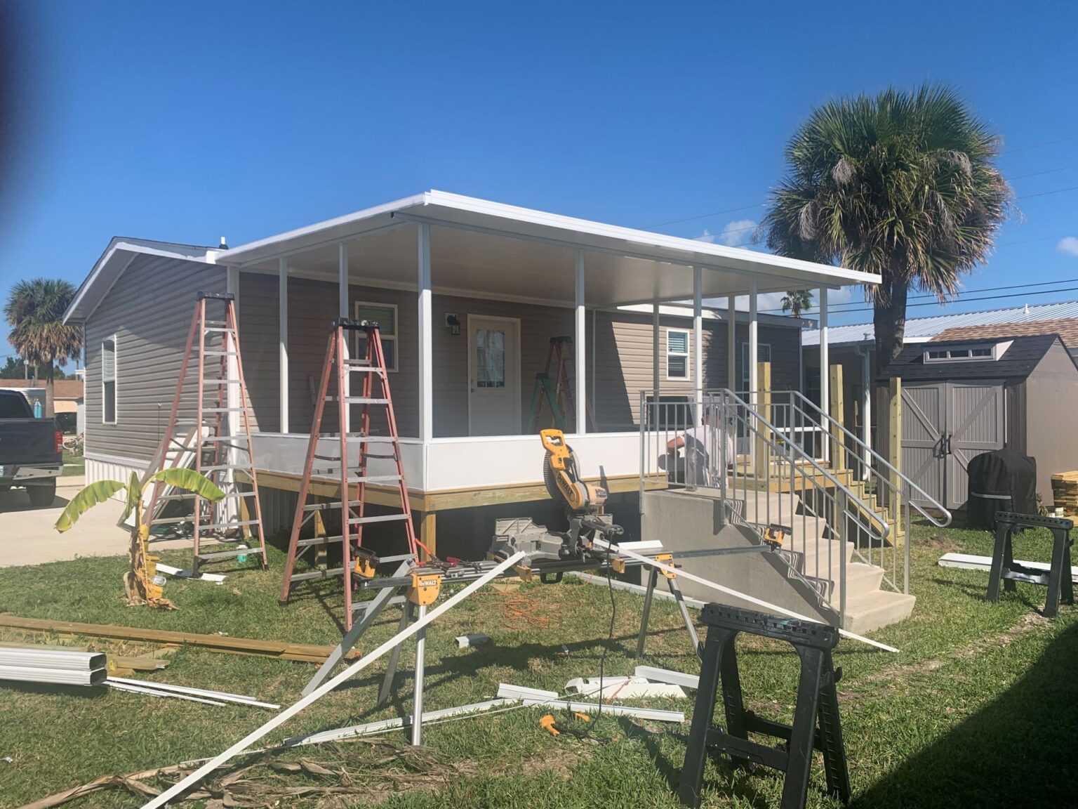 Custom Room Built on Wooden Deck | Haggetts AluminumHaggetts Aluminum