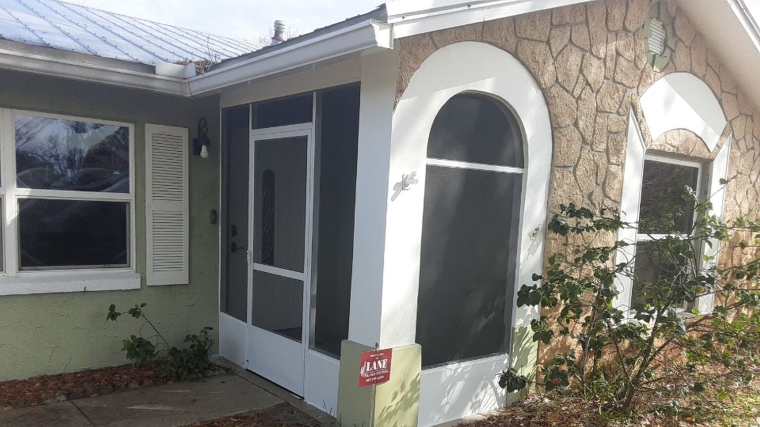 Screens for Small Entryway and Arch | Haggetts Aluminum